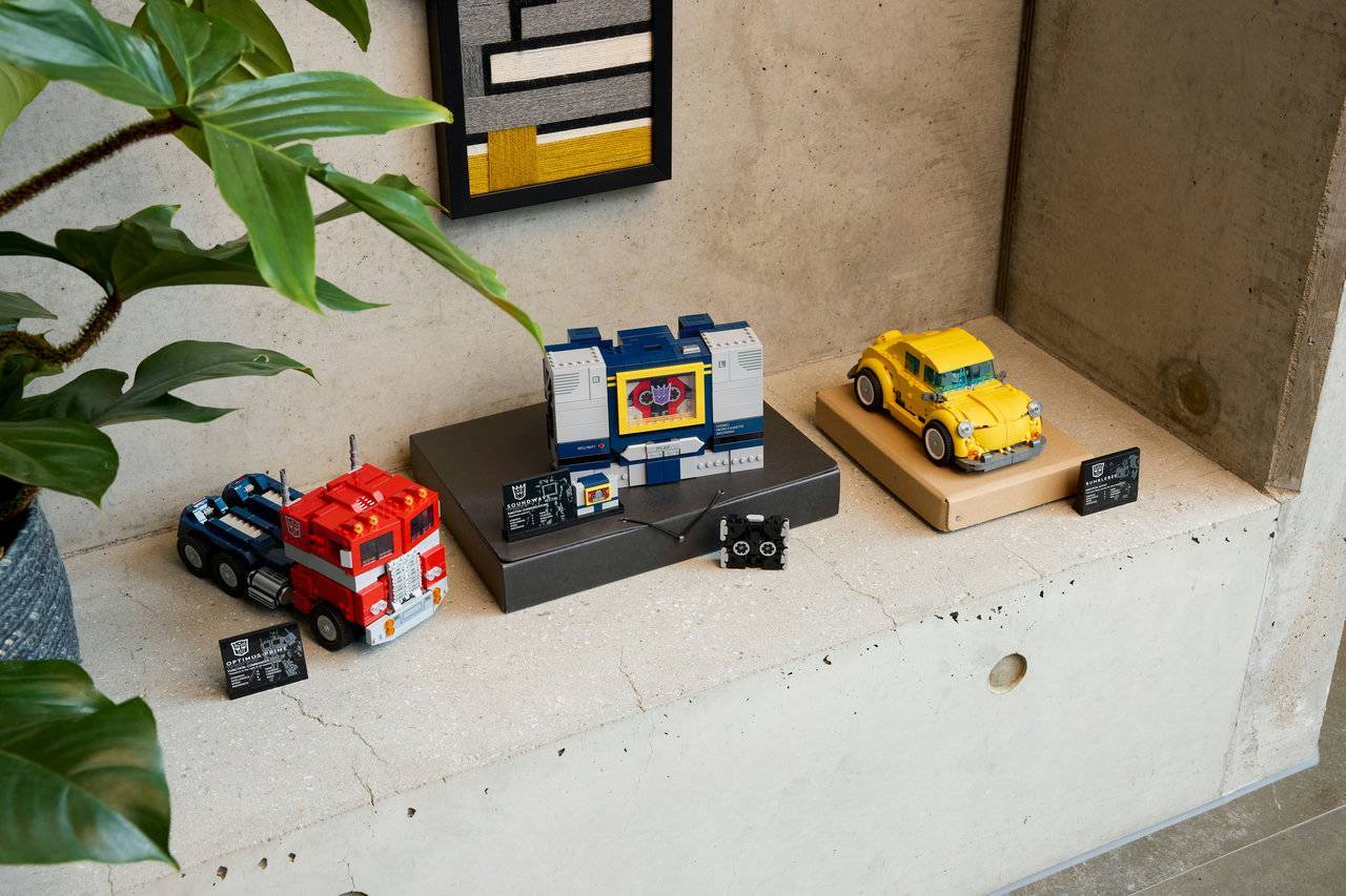 LEGO® Icons 10358 Transformers: Soundwave - Build and Play Australia