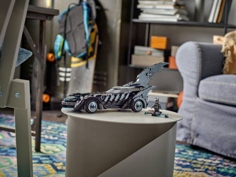 LEGO® Super Heroes 76304 Batman Forever™ Batmobile™ - Build and Play ...